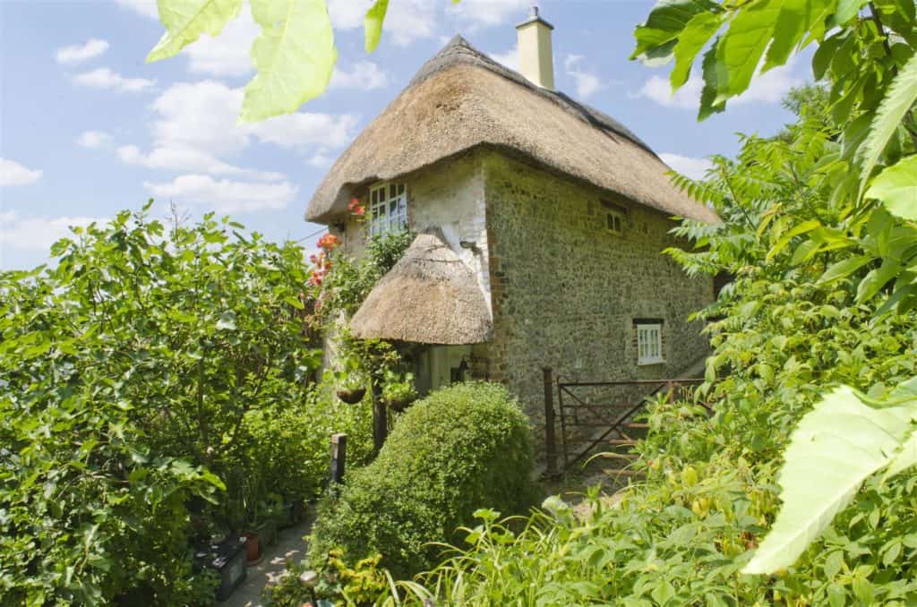 25 Lovely English Thatched Roof Cottages - I Heart Britain