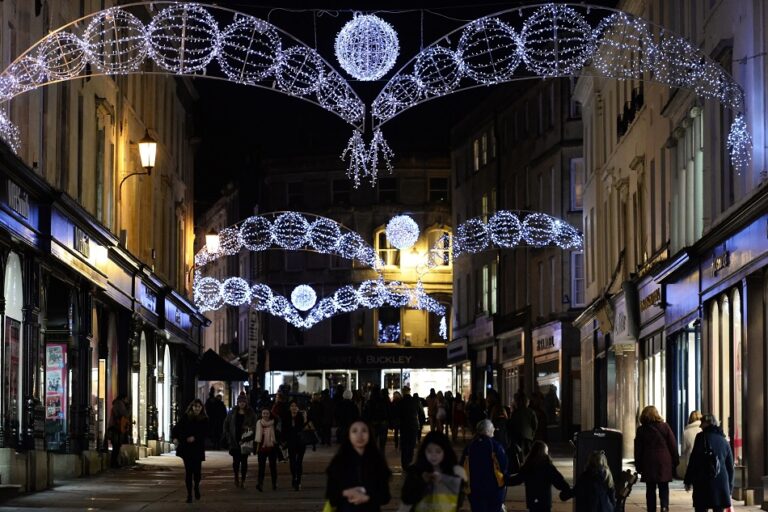 Unbelievably Festive Photos of Bath, England's Christmas Market - I ...
