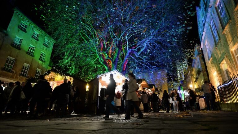 Unbelievably Festive Photos of Bath, England's Christmas Market - I ...