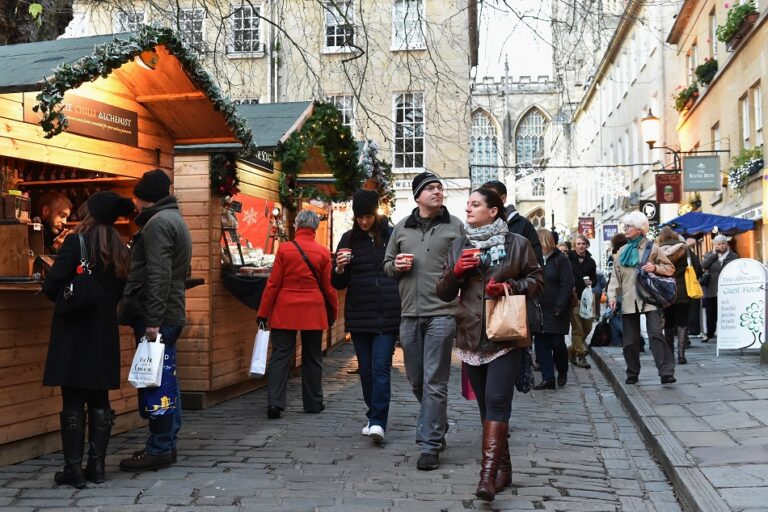 Unbelievably Festive Photos of Bath, England's Christmas Market - I ...