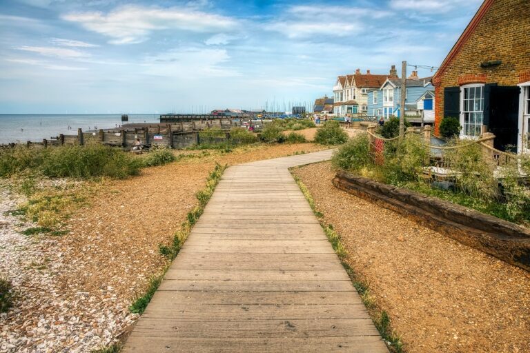 Lovely Photos of the Seaside Town of Whitstable, England (+Virtual Walk ...